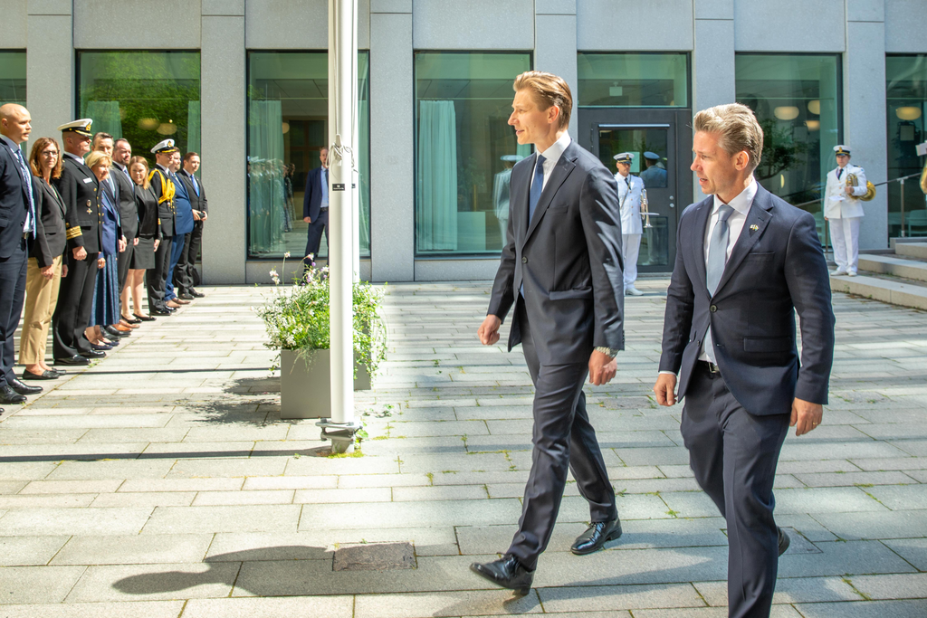 Deeper bilateral defence cooperation between Finland and Sweden ... Deeper bilateral defence cooperation between Finland and Sweden ...